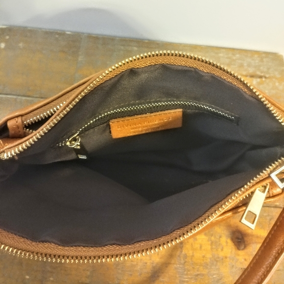 Divina Firenze | Bags | Divina Firenze Italian Leather Shoulder Bag ...